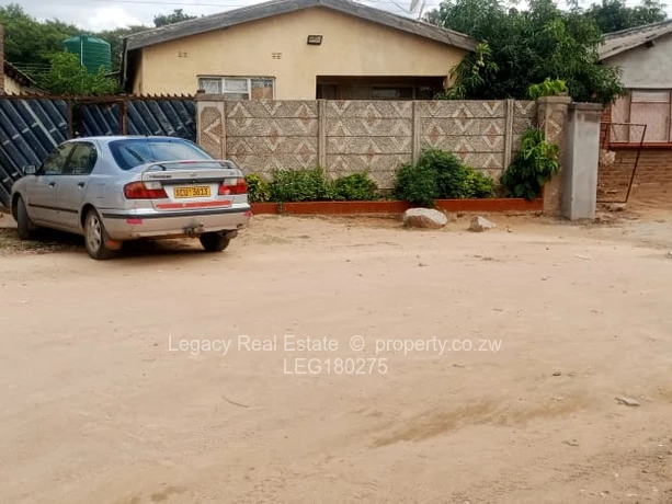 4 Bed Houses for Sale in Zengeza | LEG180275