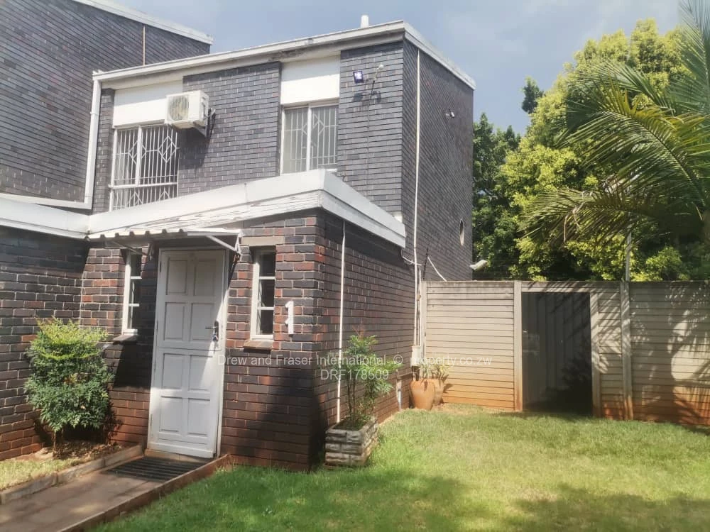 3 Bed Flats & Apartments for Sale in Avondale | DRF178509