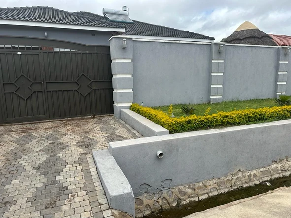 Houses for Sale in Mainway Meadows, Harare South | 26 listings ...