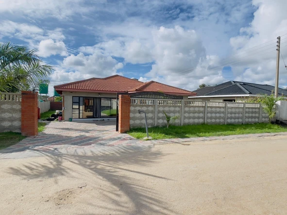 3 Bed Houses for Sale in Mainway Meadows | XDS215613