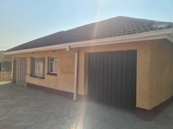 4 Bed Houses for Sale in Mainway Meadows | GAT203750