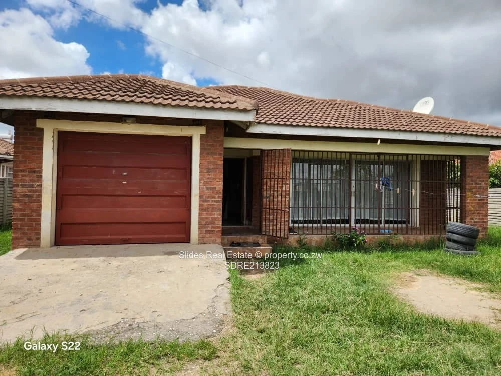 3 Bed Houses for Sale in Mainway Meadows | SDRE213823