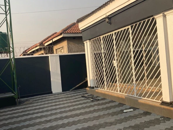 Houses for Sale in Mainway Meadows, Harare South | 21 listings